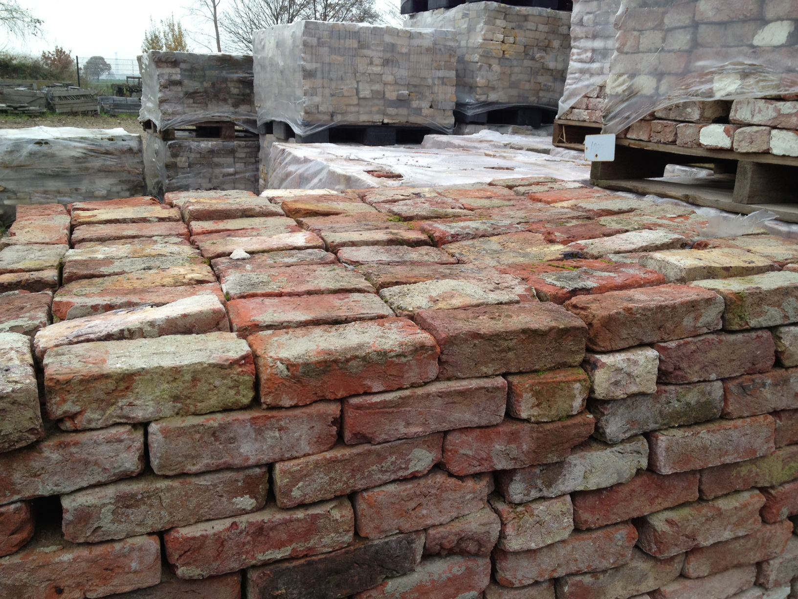 50+ lots of old masonry bricks, recuperated ijsselbricks and more
